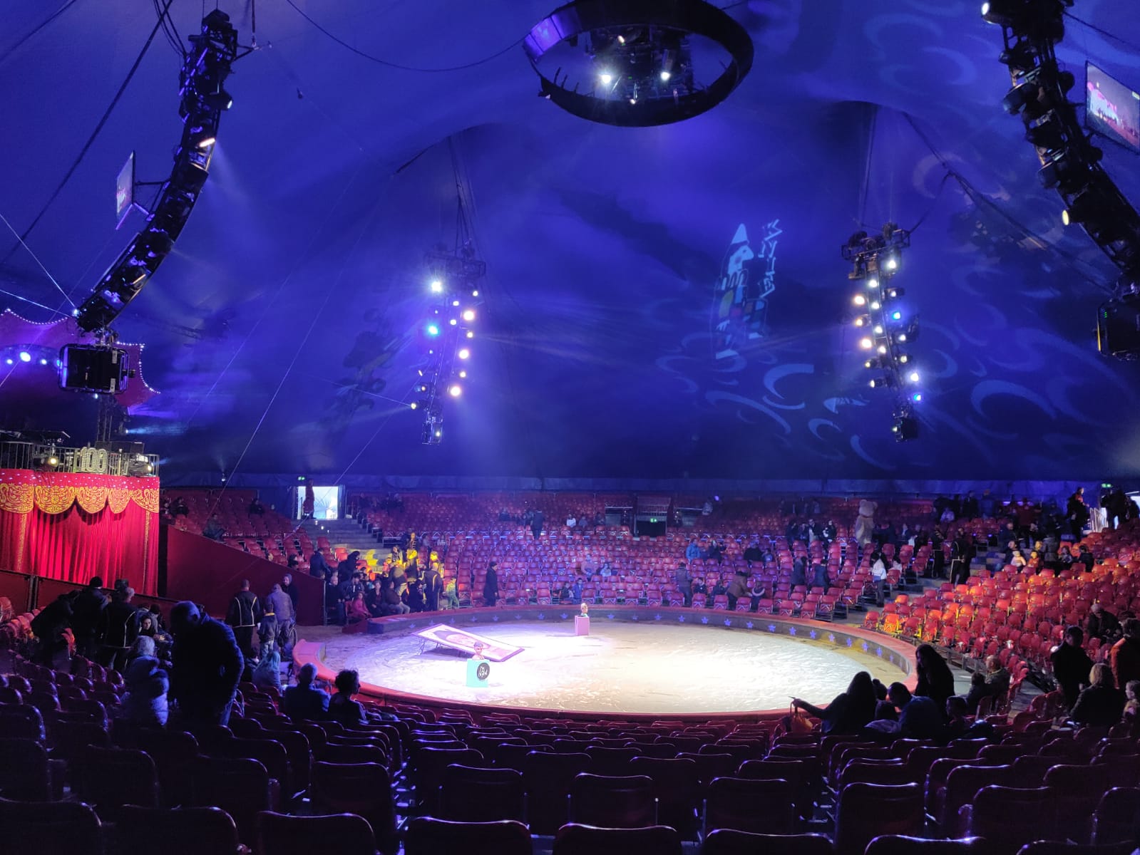 UN SECOLO DI CIRCO KNIE